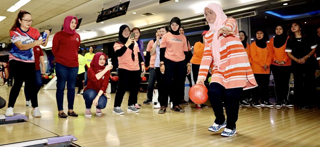 Tenpin boling Ahli MUTIARA GRS dan NGO wanita Sabah | Warta Oriental
