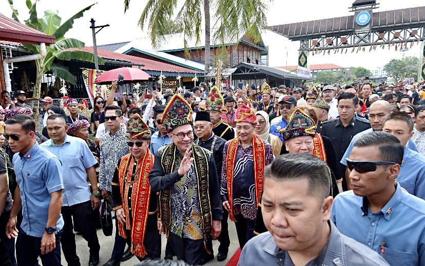 Rakyat Sabah bangga, teruja PM hadir Pesta Kaamatan - Warta Oriental