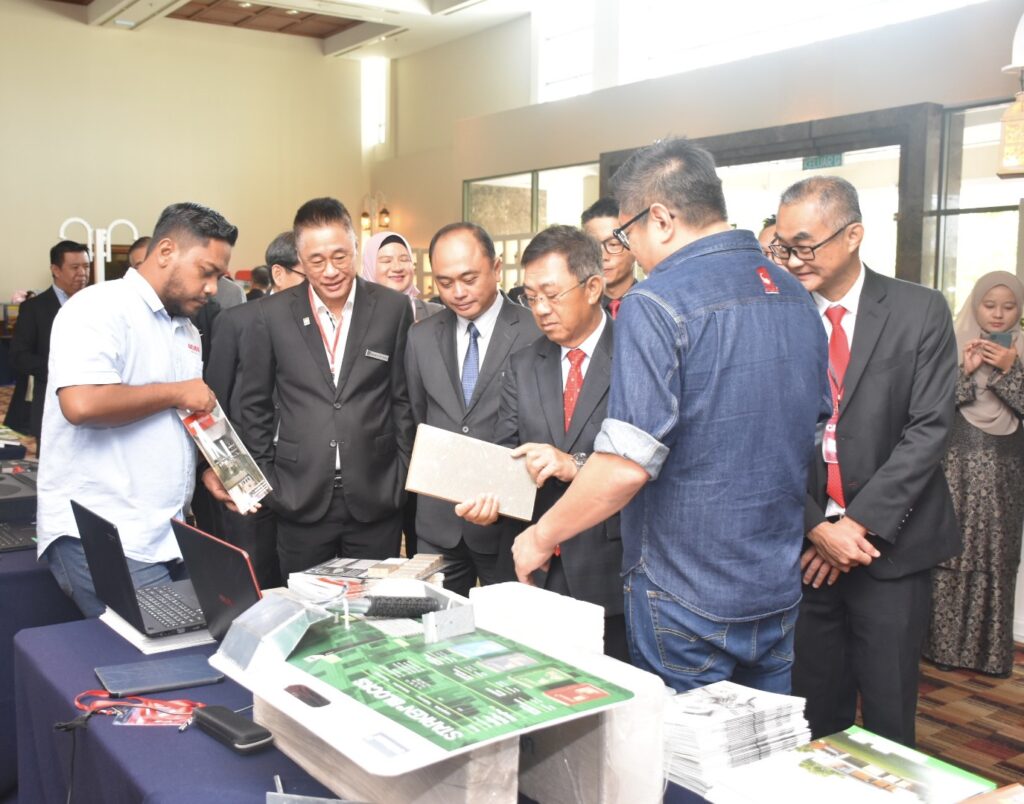 Arkitek digesa reka bentuk dan bangunkan rumah, struktur bangunan ...