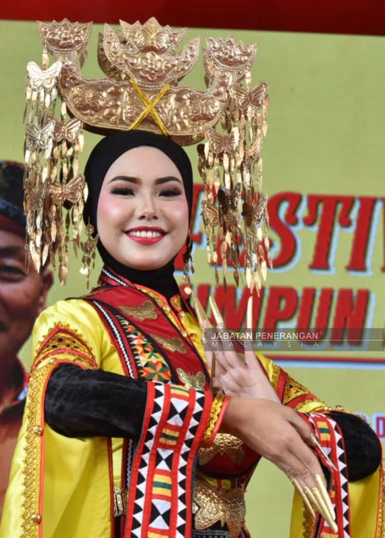 Nur Sharmayza Hanim dinobat Ratu Serimpak 2024 | Warta Oriental