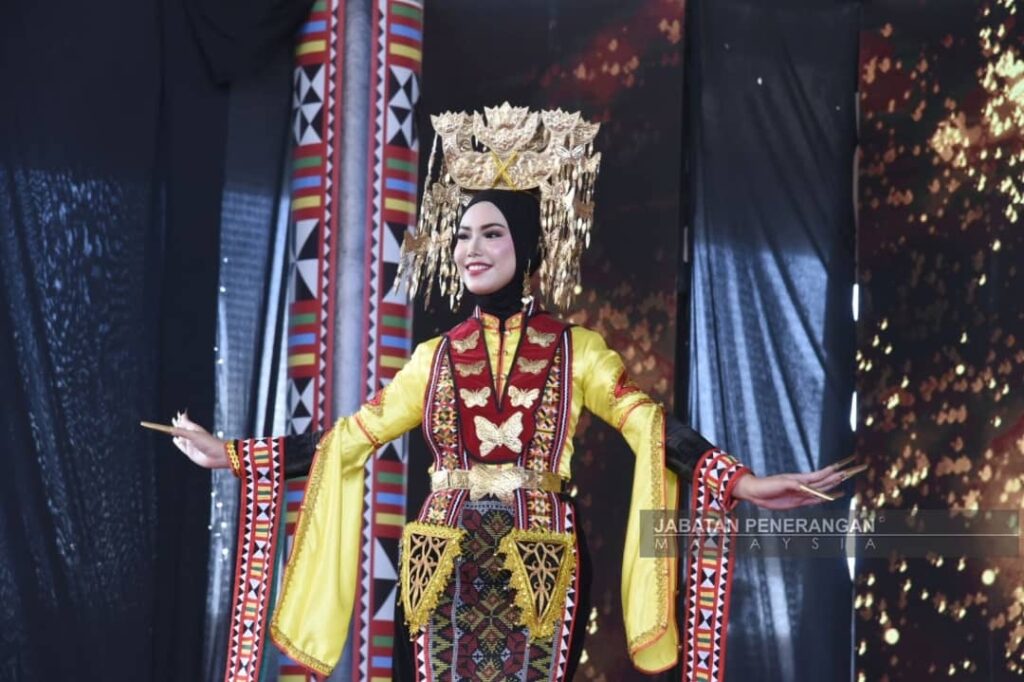 Nur Sharmayza Hanim dinobat Ratu Serimpak 2024 | Warta Oriental