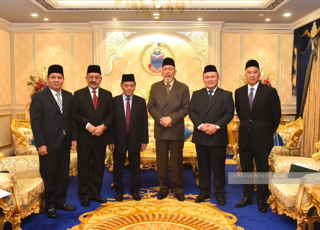 Kunjungan hormat rombongan MCW kepada TYT Sabah | Warta Oriental