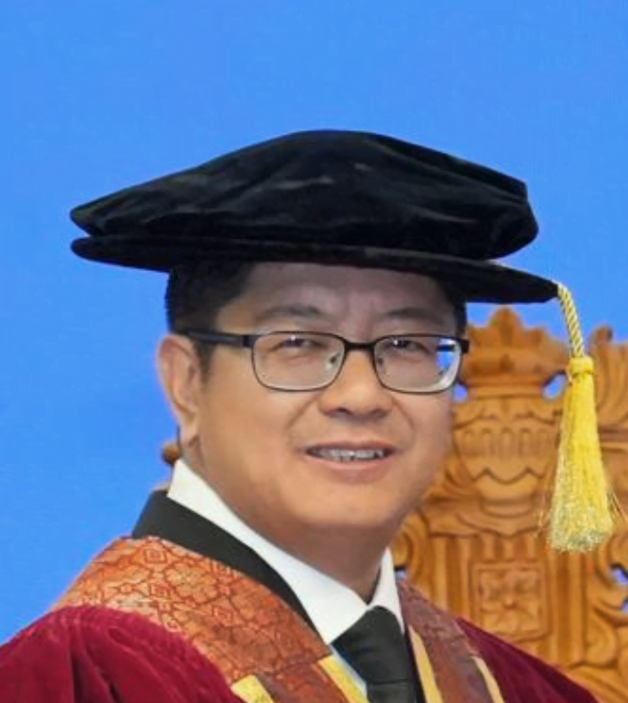 Ewon dilantik Canselor UKKM yang pertama | Warta Oriental
