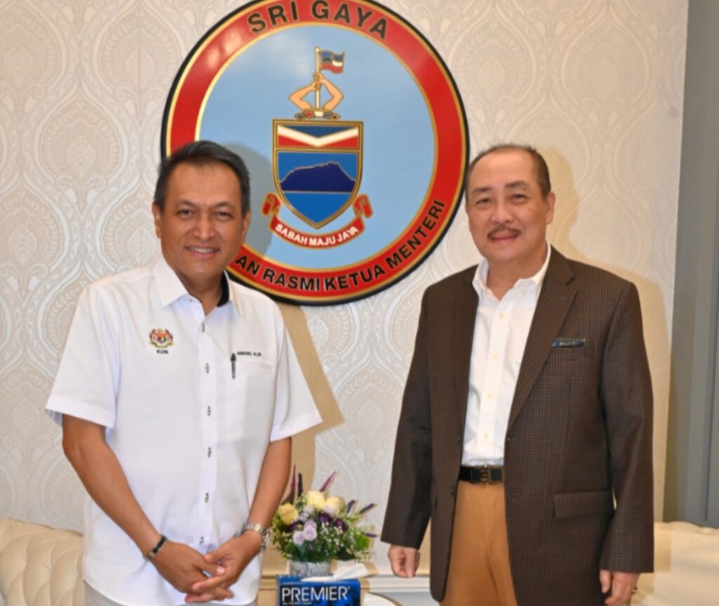 Hajiji terima kunjungan KSU baharu KDN | Warta Oriental