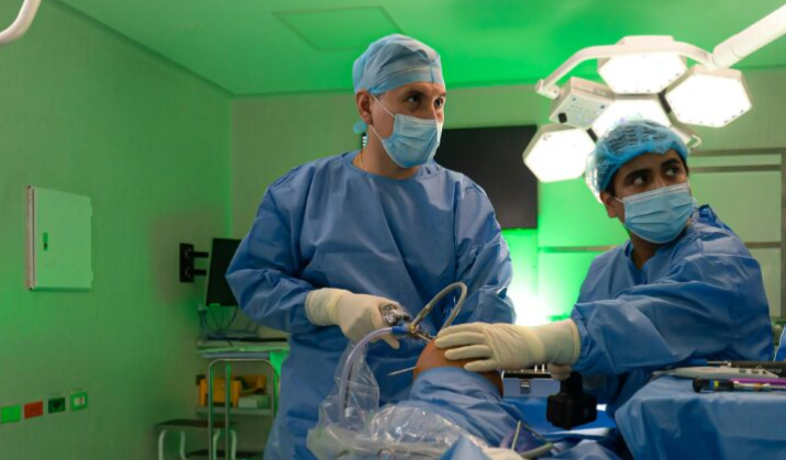 Robot pakar bedah makin canggih, mampu bertindak seperti doktor sebenar ...