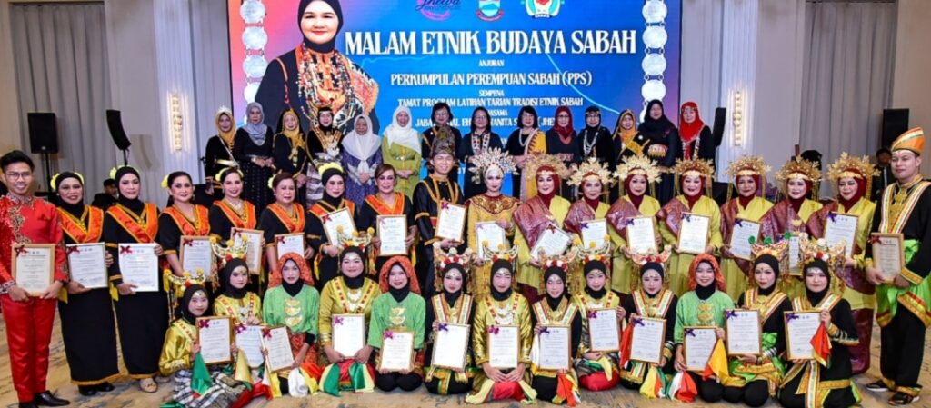 Jadikan pemakaian kostum etnik sebagai kod pakaian rasmi Kerajaan ...