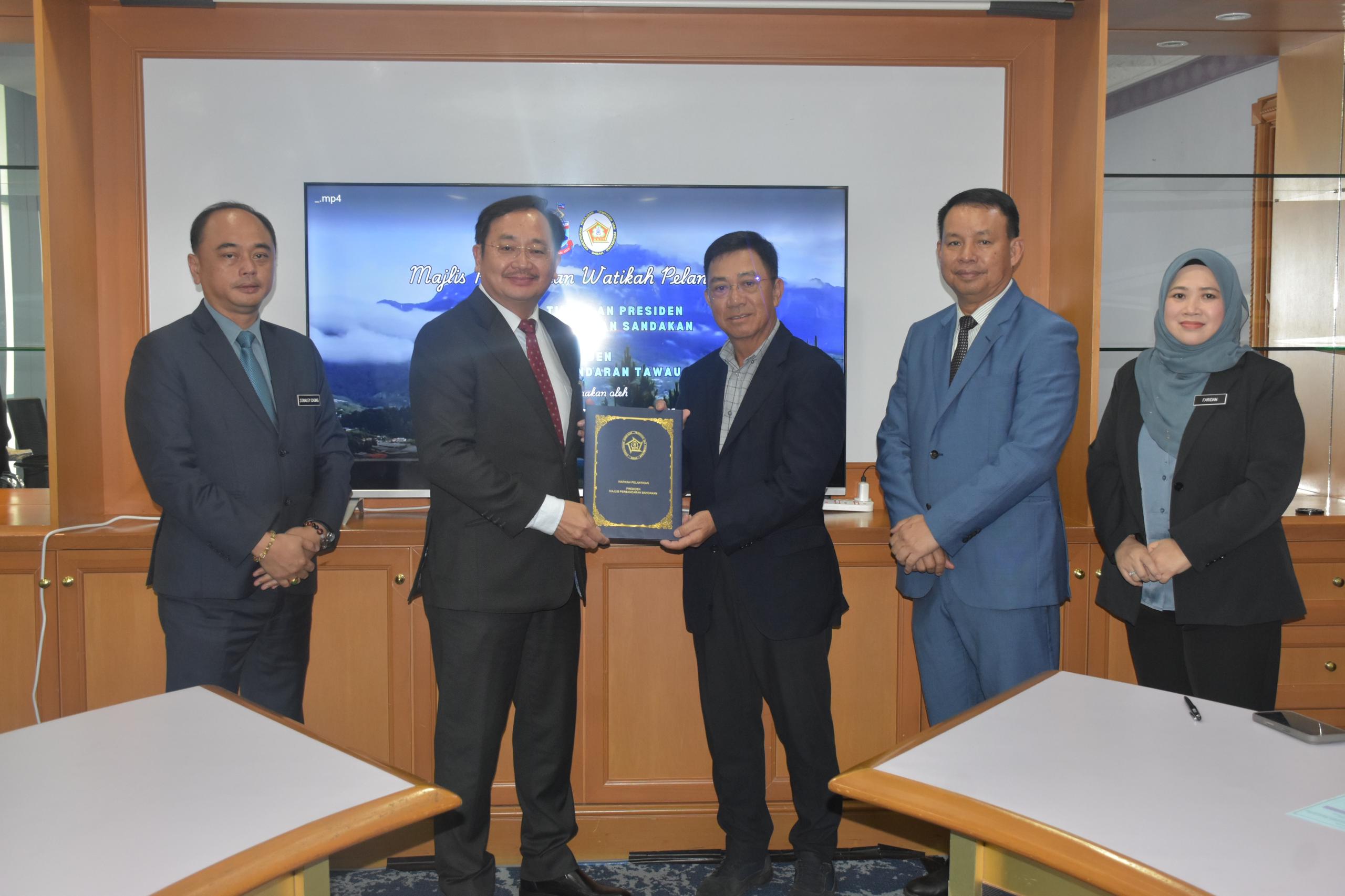 Walter Joseph Kenson dilantik sebagai Presiden Majlis Perbandaran ...